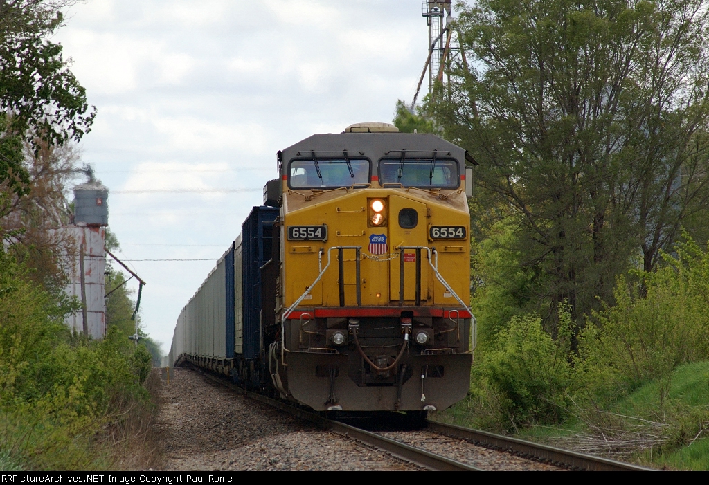 UP 6554, GE C44AC, works as the DPU on southbound coal loads